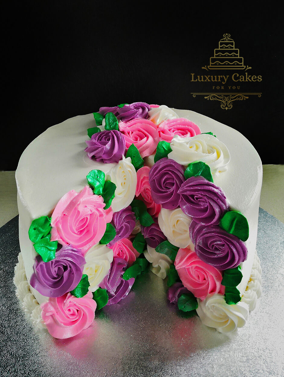 Cream cake with roses - Luxury Cakes 4U